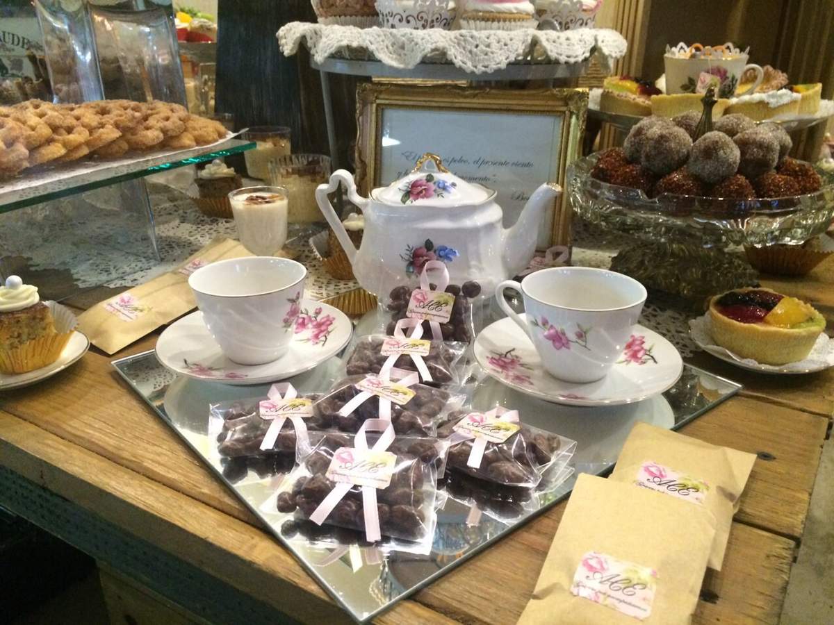 Vintage / Retro Birthday Party Ideas | Photo 19 of 23 | Catch My Party