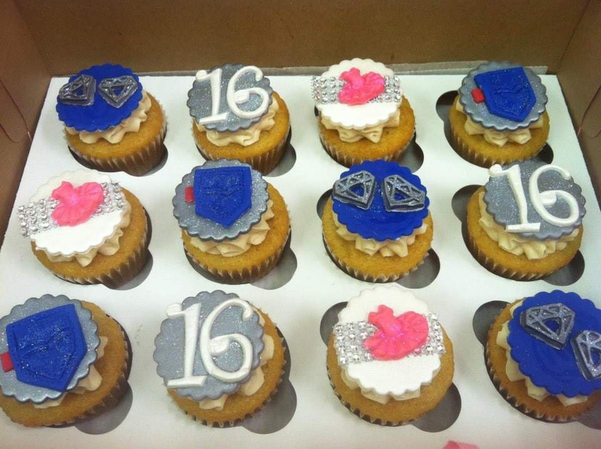 Demin & Diamonds Birthday Party Ideas | Photo 8 of 33 | Catch My Party