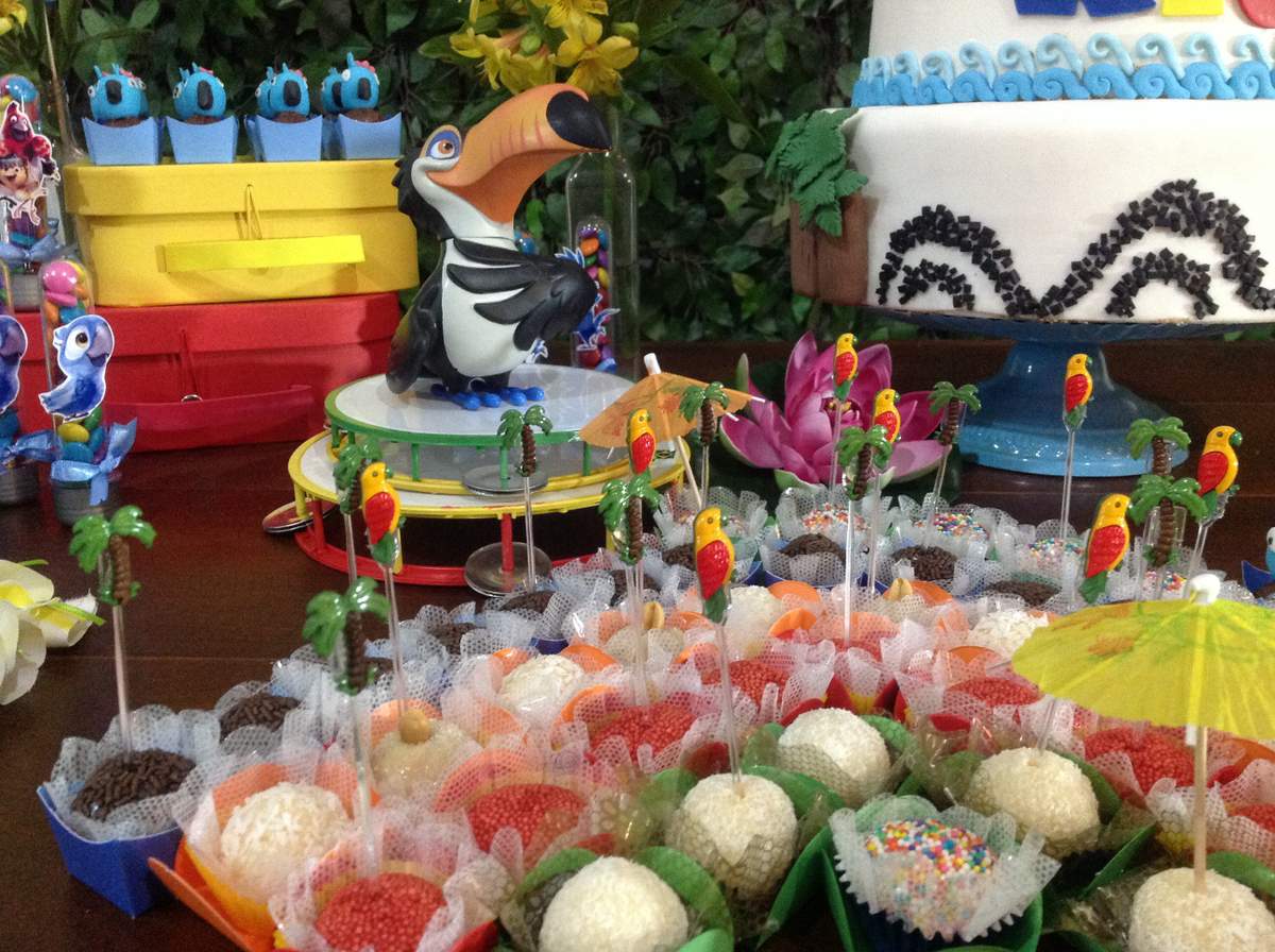 Carnivale / Rio Birthday Party Ideas | Photo 2 of 27 | Catch My Party
