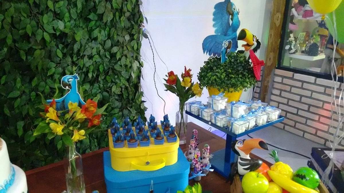 Carnivale / Rio Birthday Party Ideas | Photo 2 of 27 | Catch My Party