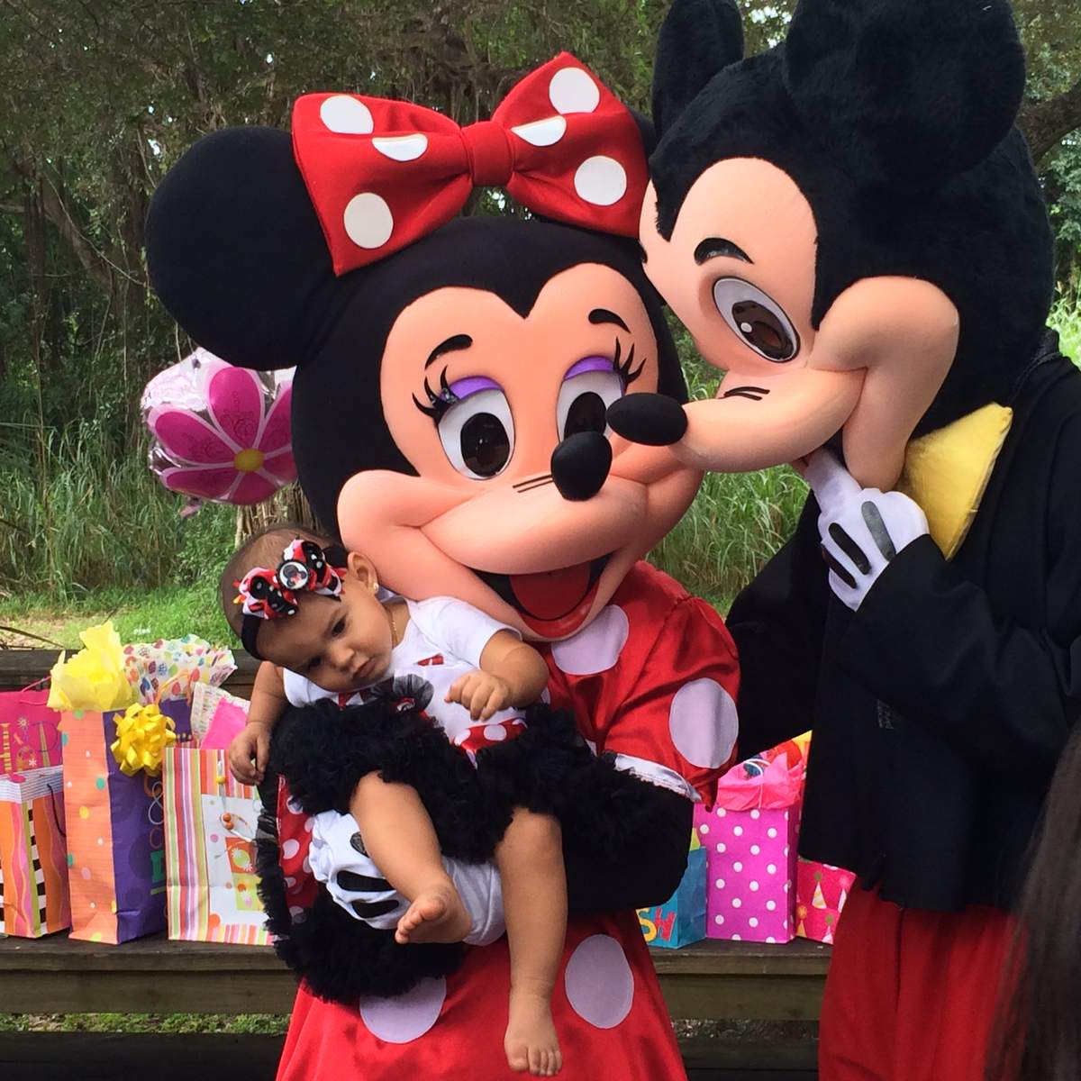 Mickey Mouse / Minnie Mouse Birthday Party Ideas | Photo 8 of 67 ...