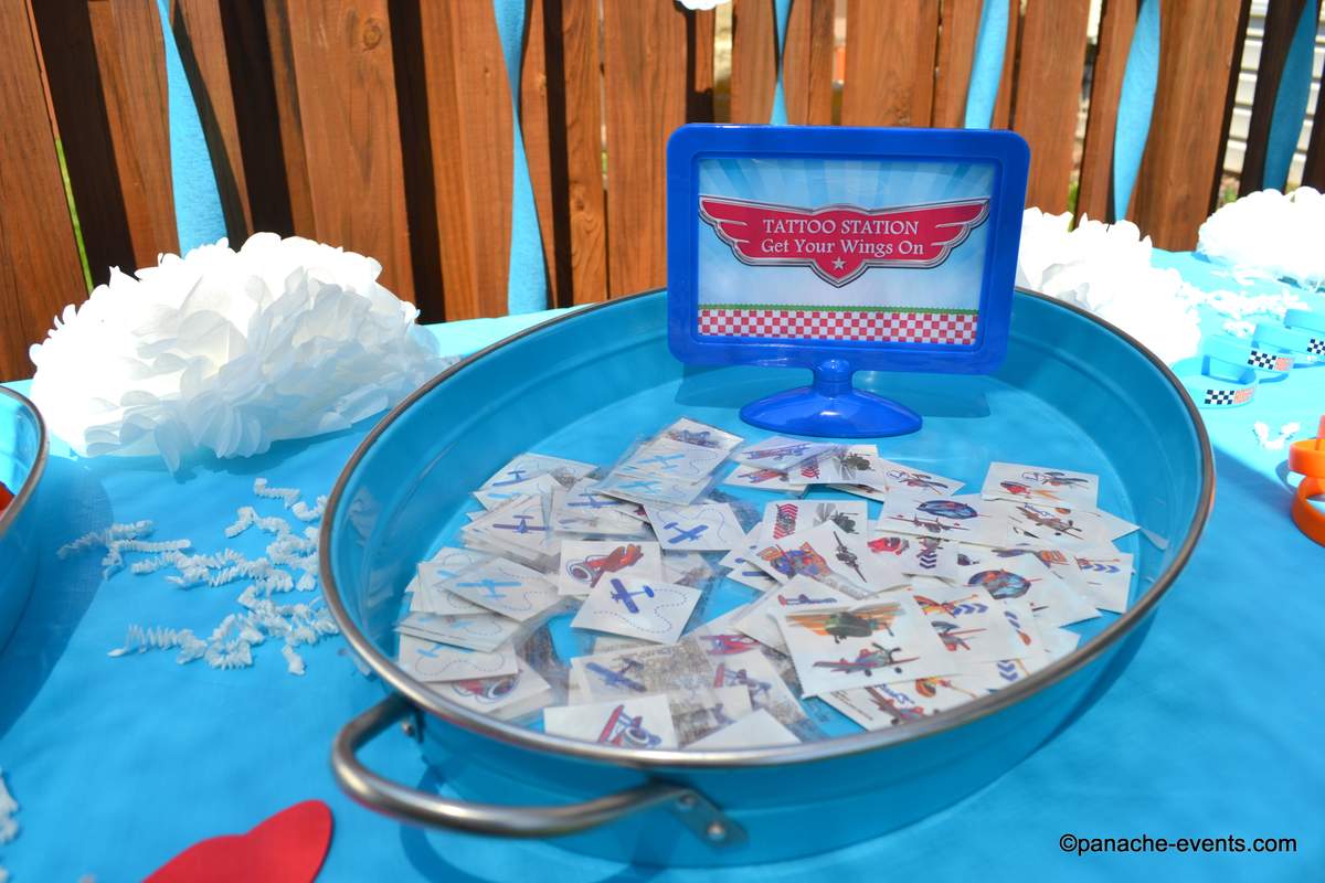 Airplanes / Airshow Birthday Party Ideas | Photo 9 of 26 | Catch My Party