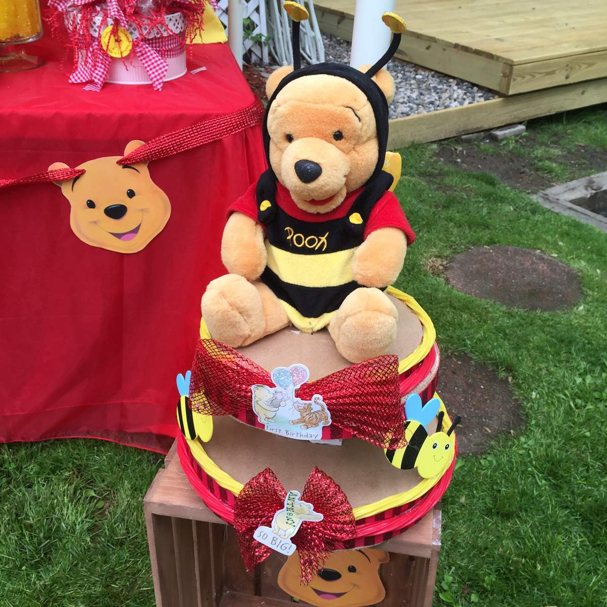 Winnie the Pooh Birthday Party Ideas | Photo 9 of 24 | Catch My Party