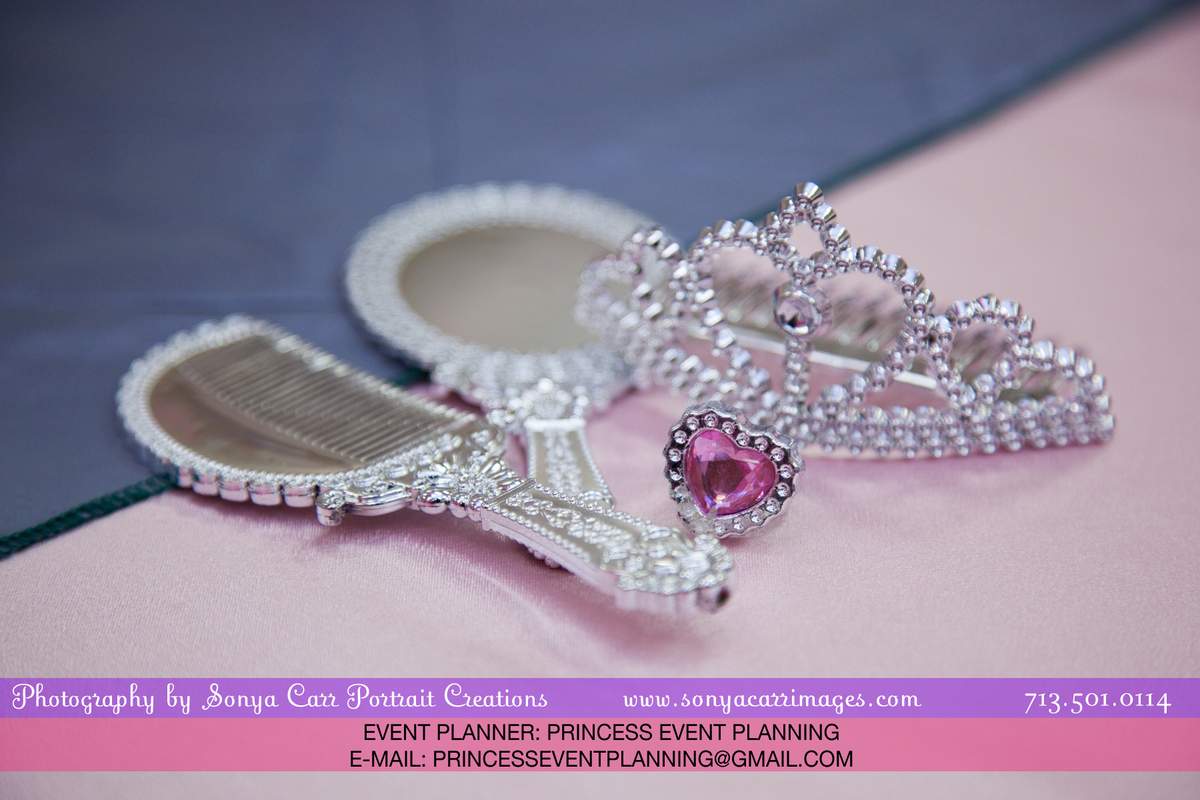 tiara and tutu Birthday Party Ideas | Photo 2 of 62 | Catch My Party