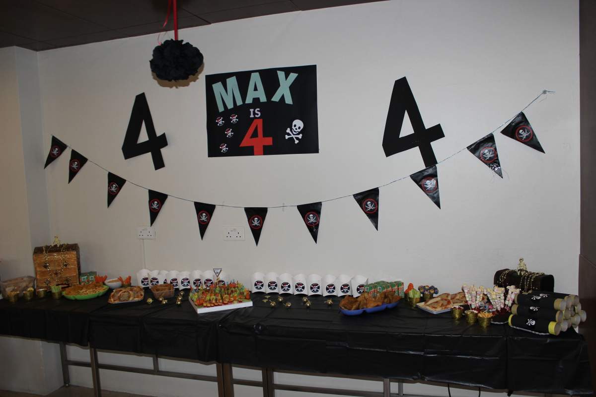 Pirates and Treasure Hunt Birthday Party Ideas | Photo 11 of 13 | Catch ...