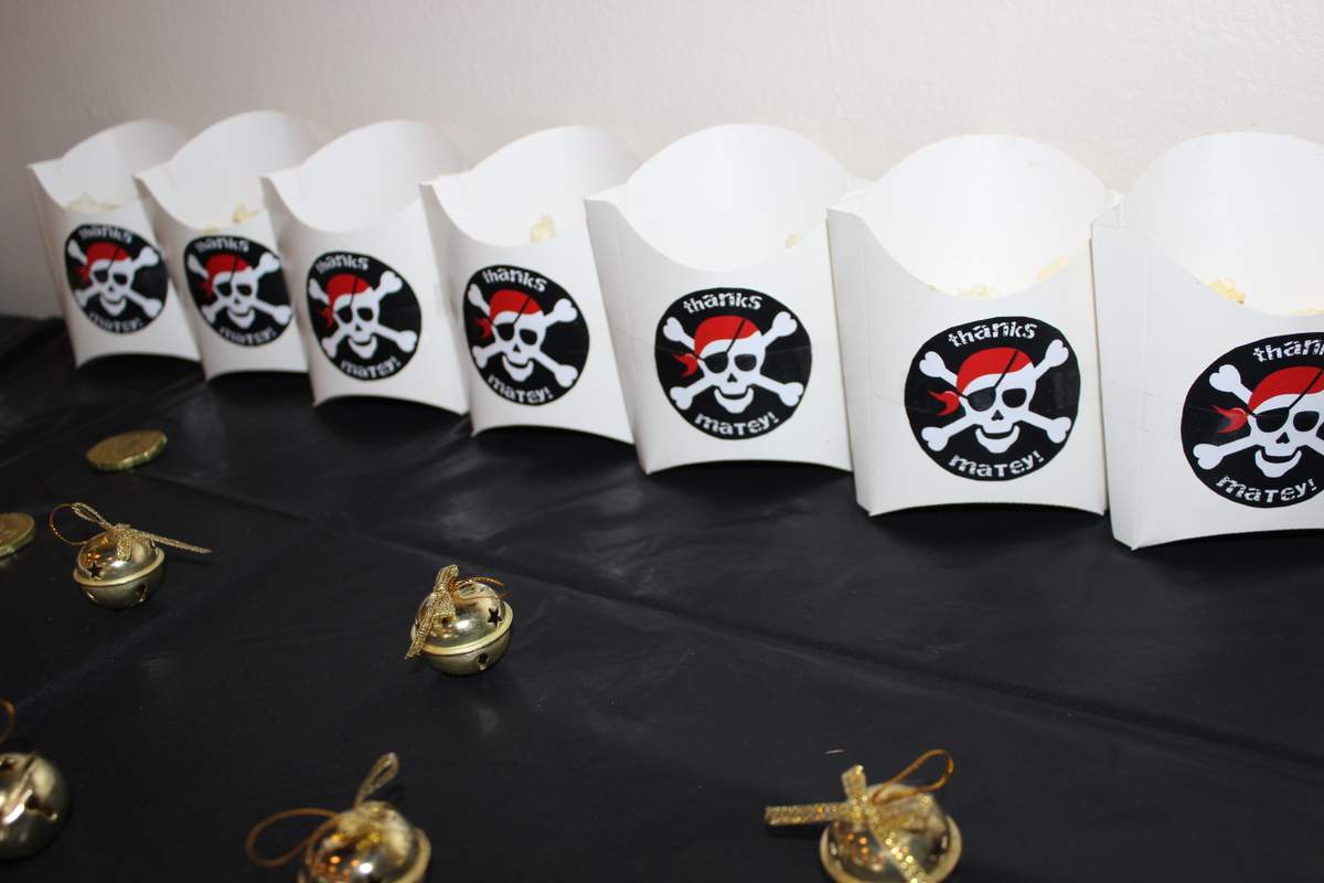 Pirates and Treasure Hunt Birthday Party Ideas | Photo 1 of 13 | Catch ...