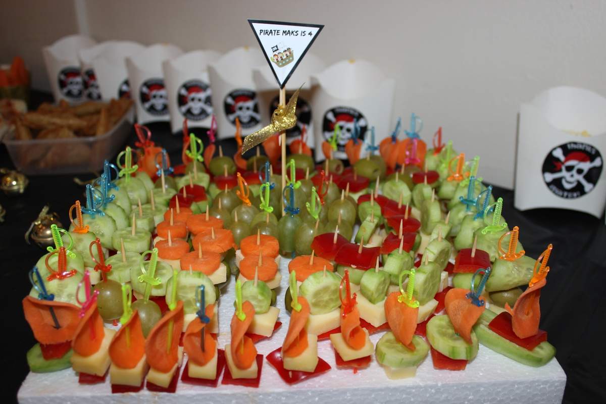 Pirates and Treasure Hunt Birthday Party Ideas | Photo 8 of 13 | Catch ...