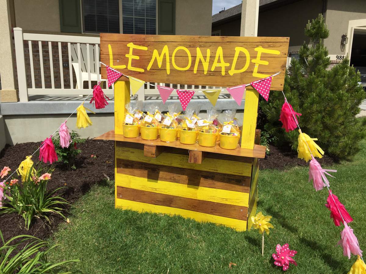 Lemonade / Lemons Birthday Party Ideas | Photo 1 of 11 | Catch My Party