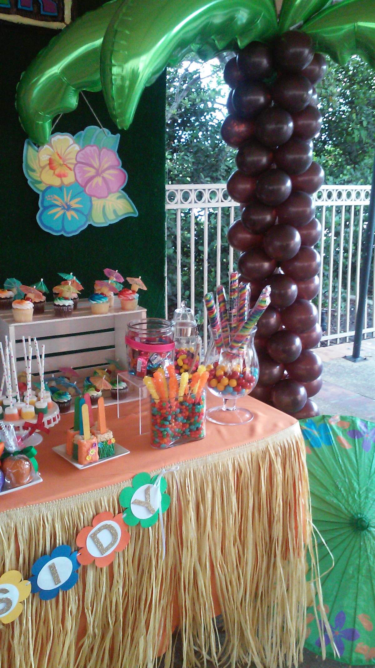 Luau / Hawaiian Birthday Party Ideas | Photo 1 of 18 | Catch My Party