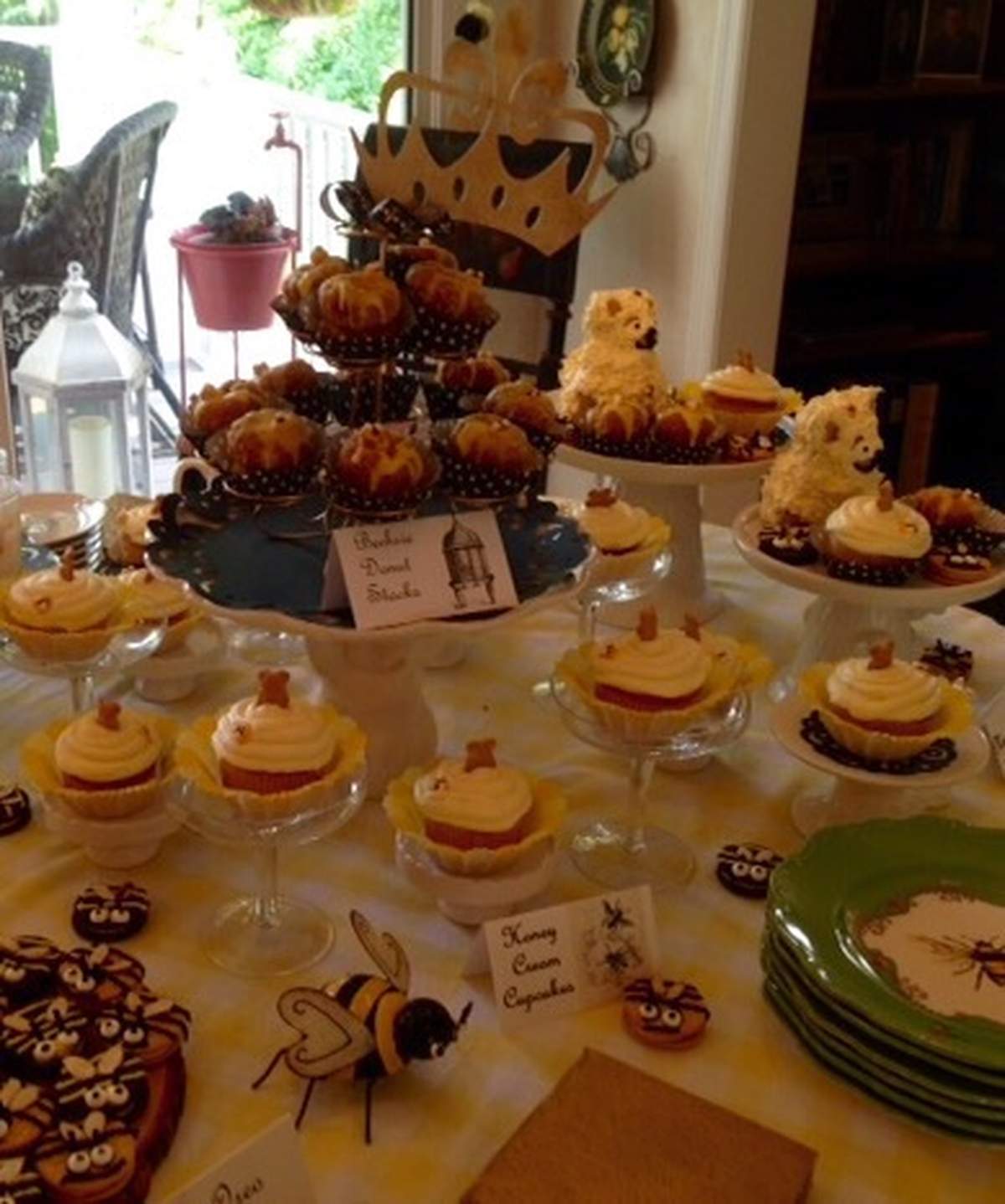 Queen Bee hosts My Favorite Things Party A My Favorite Things Party ...