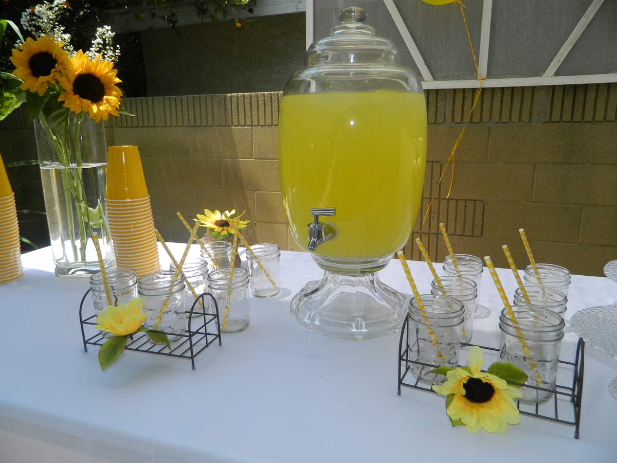 Sunflower Birthday Party Ideas | Photo 14 of 34 | Catch My Party