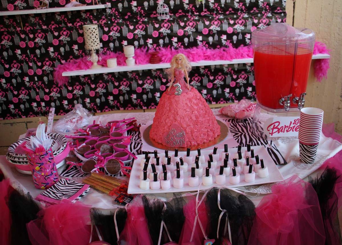 barbie Birthday Party Ideas | Photo 18 of 19 | Catch My Party