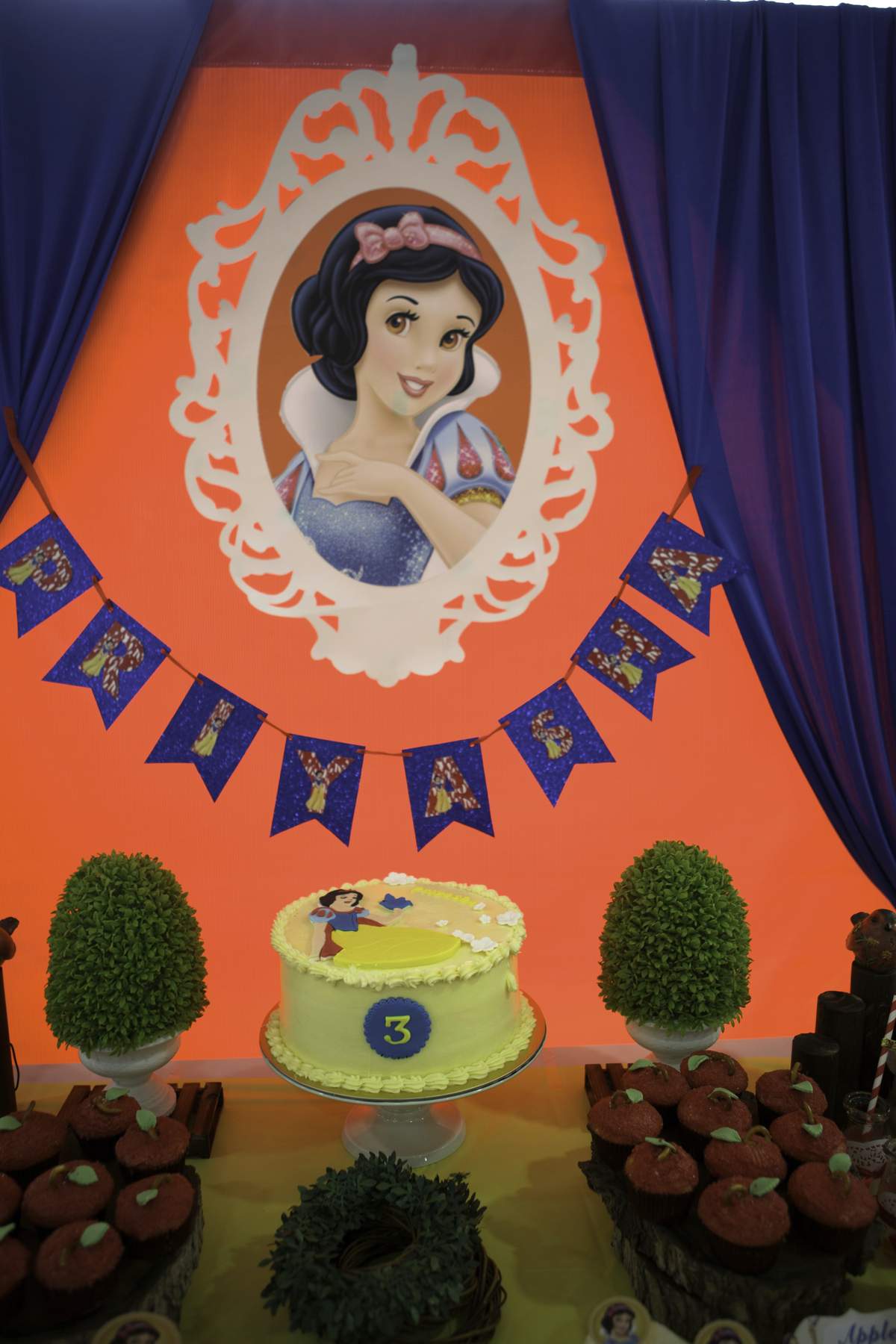 SNOW WHITE Birthday Party Ideas | Photo 18 of 34 | Catch My Party