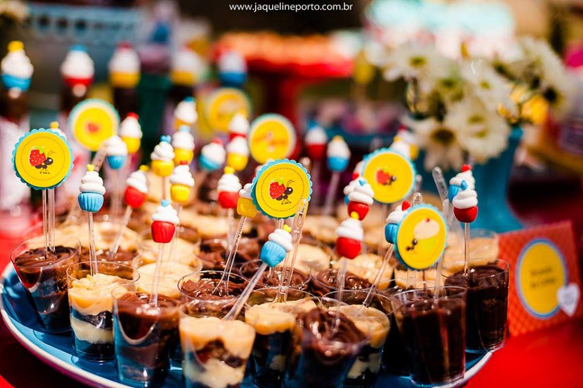 Doces Momentos Birthday Party Ideas | Photo 9 of 28 | Catch My Party