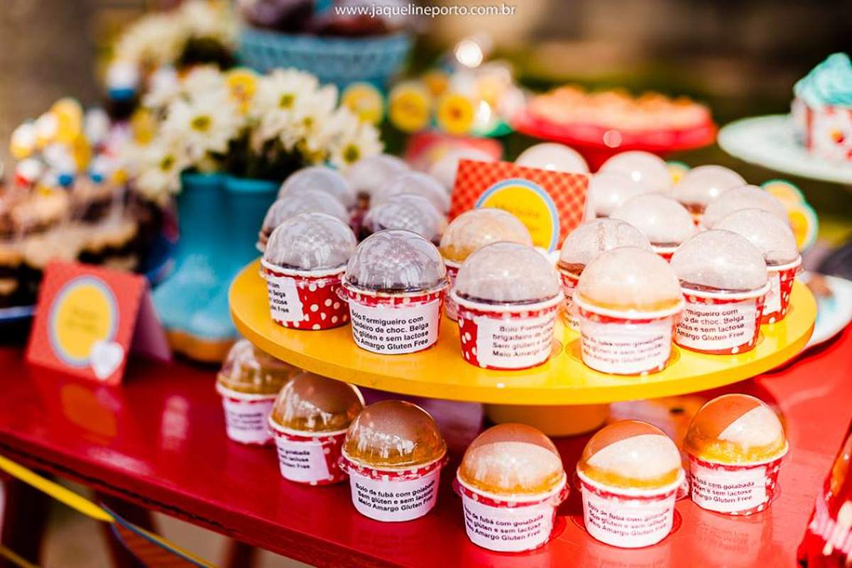 Doces Momentos Birthday Party Ideas | Photo 8 of 28 | Catch My Party