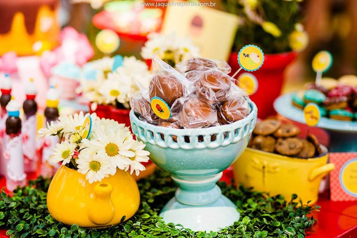 Doces Momentos Birthday Party Ideas | Photo 9 of 28 | Catch My Party