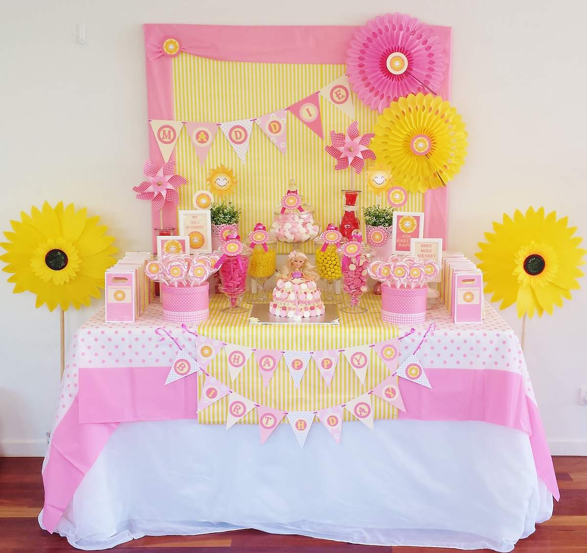 Little Miss Sunshine Birthday Party Ideas | Photo 1 of 9 | Catch My Party