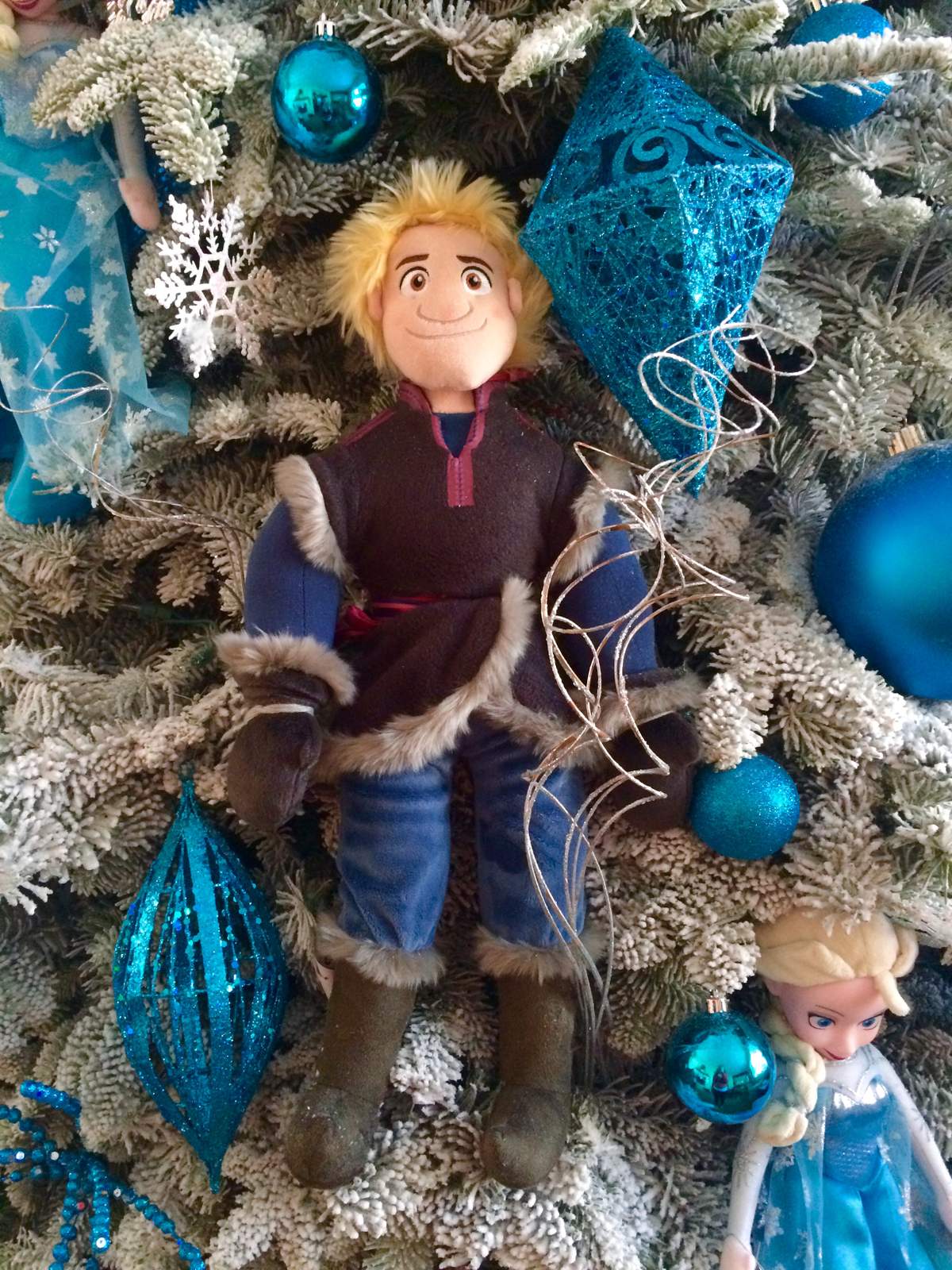 Disney's Frozen Inspired Christmas Tree Christmas/Holiday Party Ideas ...