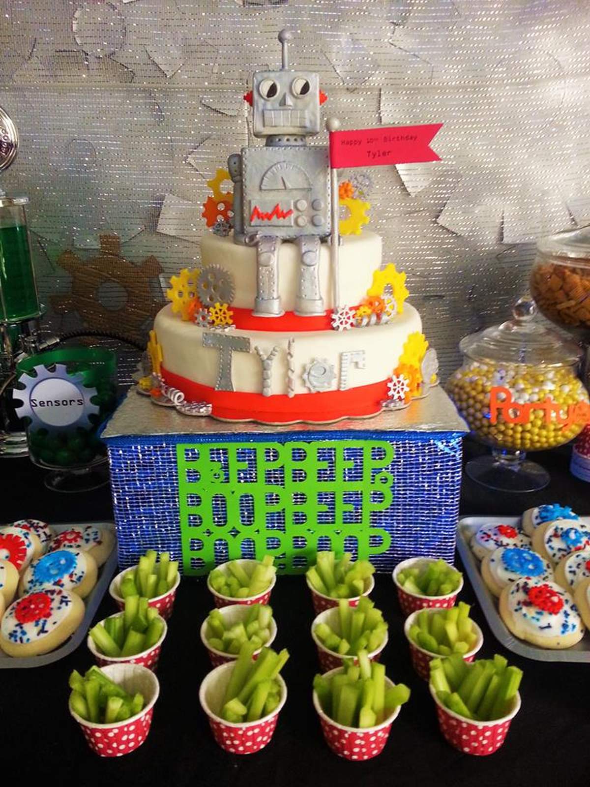 Robots Birthday Party Ideas | Photo 23 of 26 | Catch My Party