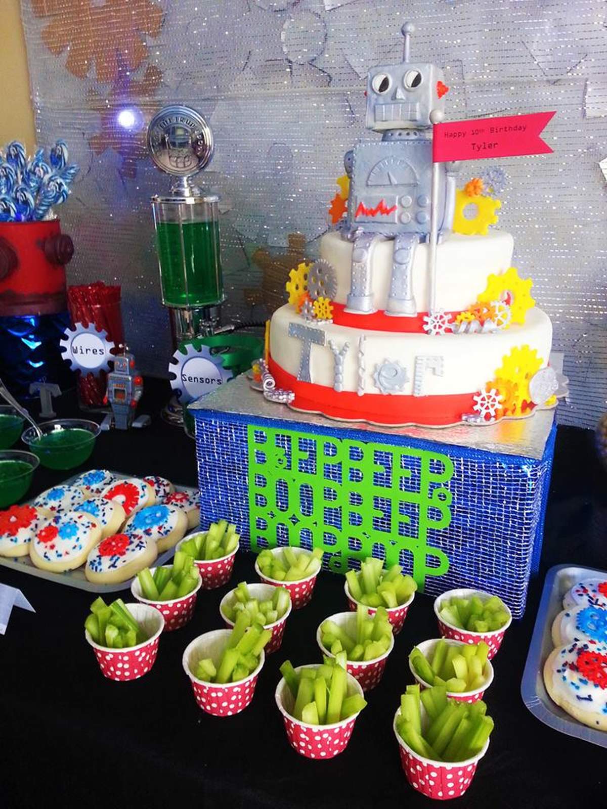 Robots Birthday Party Ideas | Photo 23 of 26 | Catch My Party