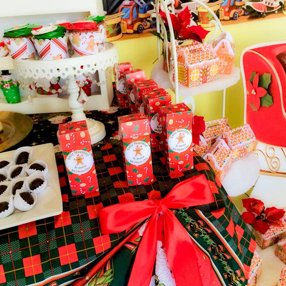 Candy Bar for Santa in his workshop Christmas/Holiday Party Ideas ...