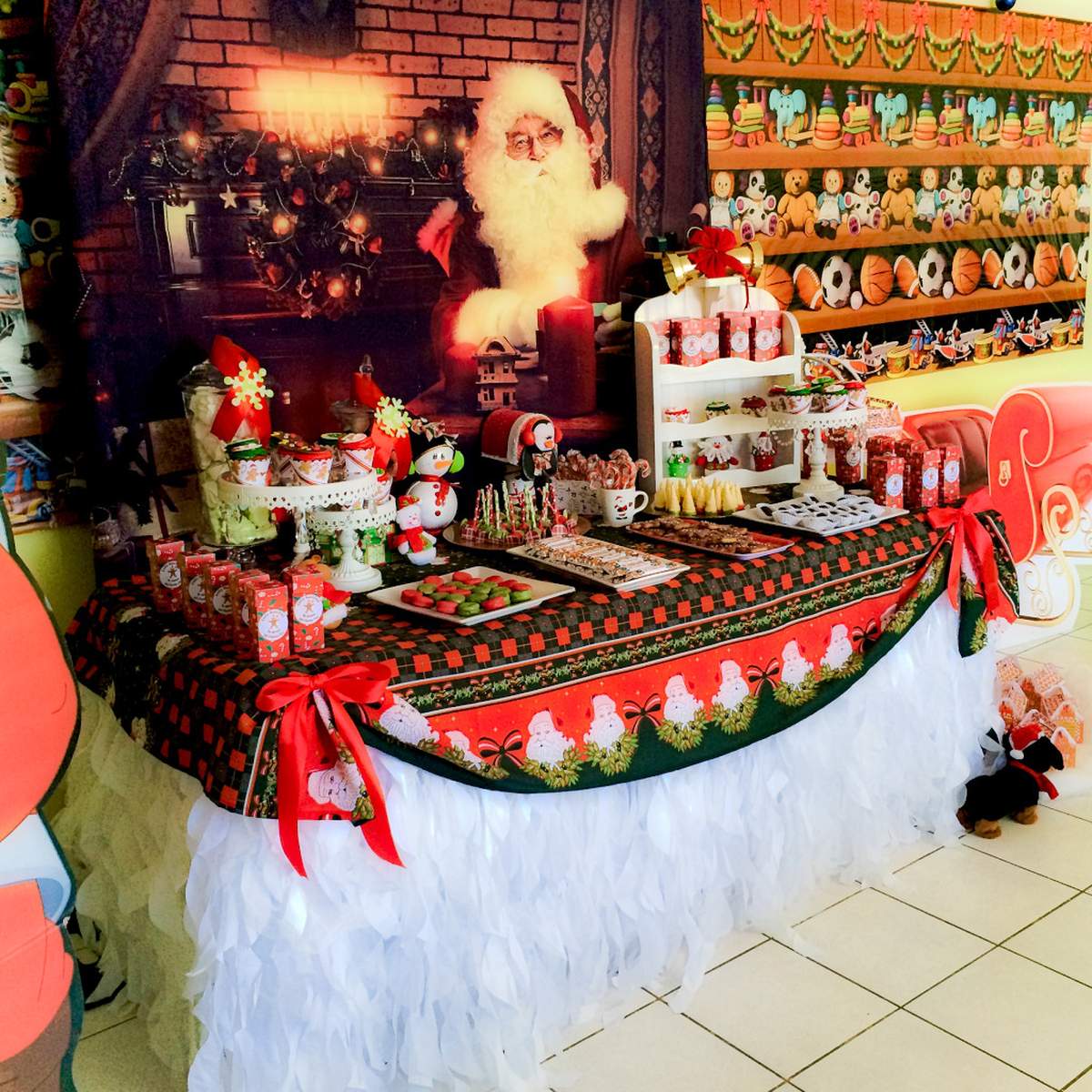 Candy Bar for Santa in his workshop Christmas/Holiday Party Ideas ...