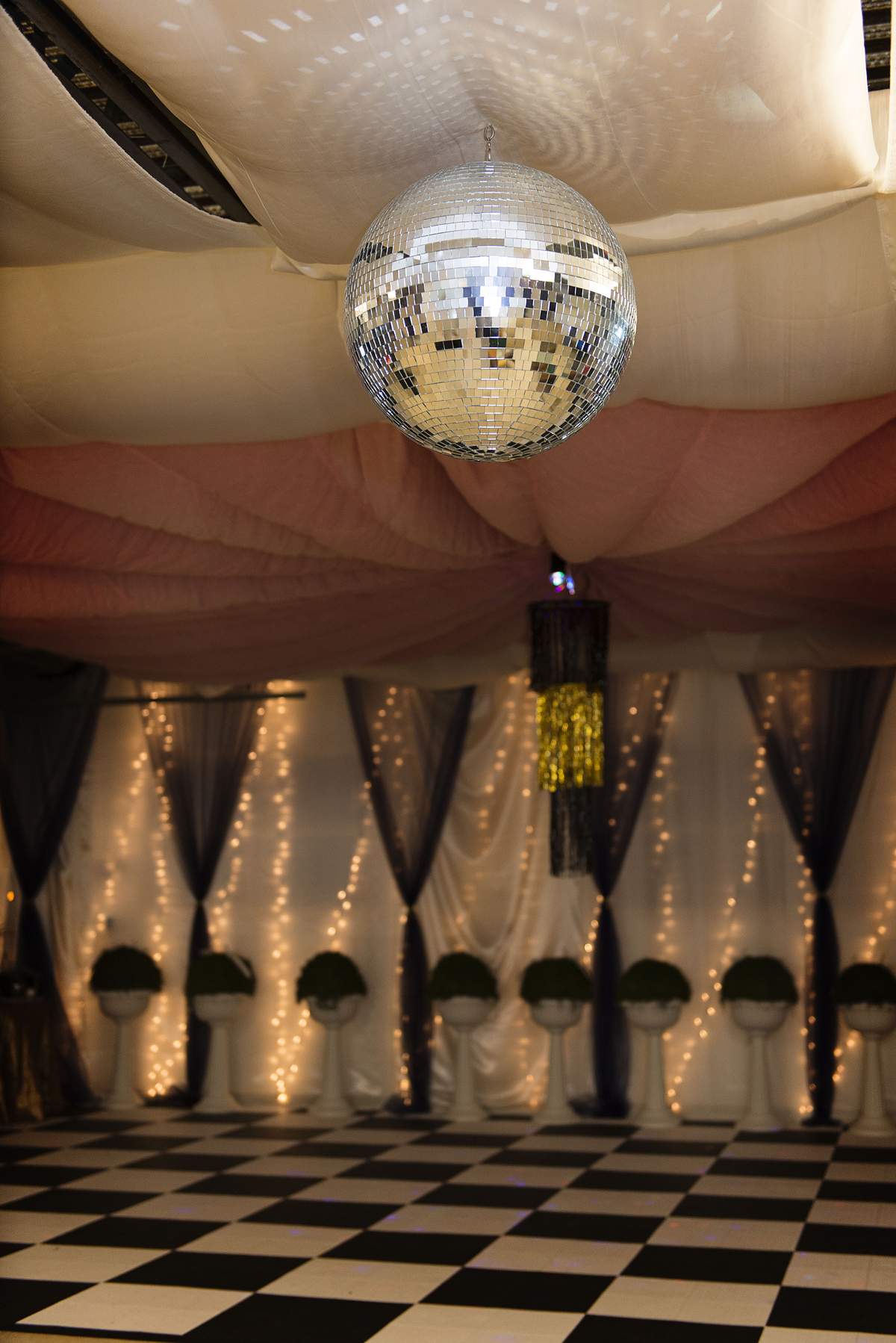 Metallic New Year's New Year's Party Ideas | Photo 26 of 74 | Catch My ...