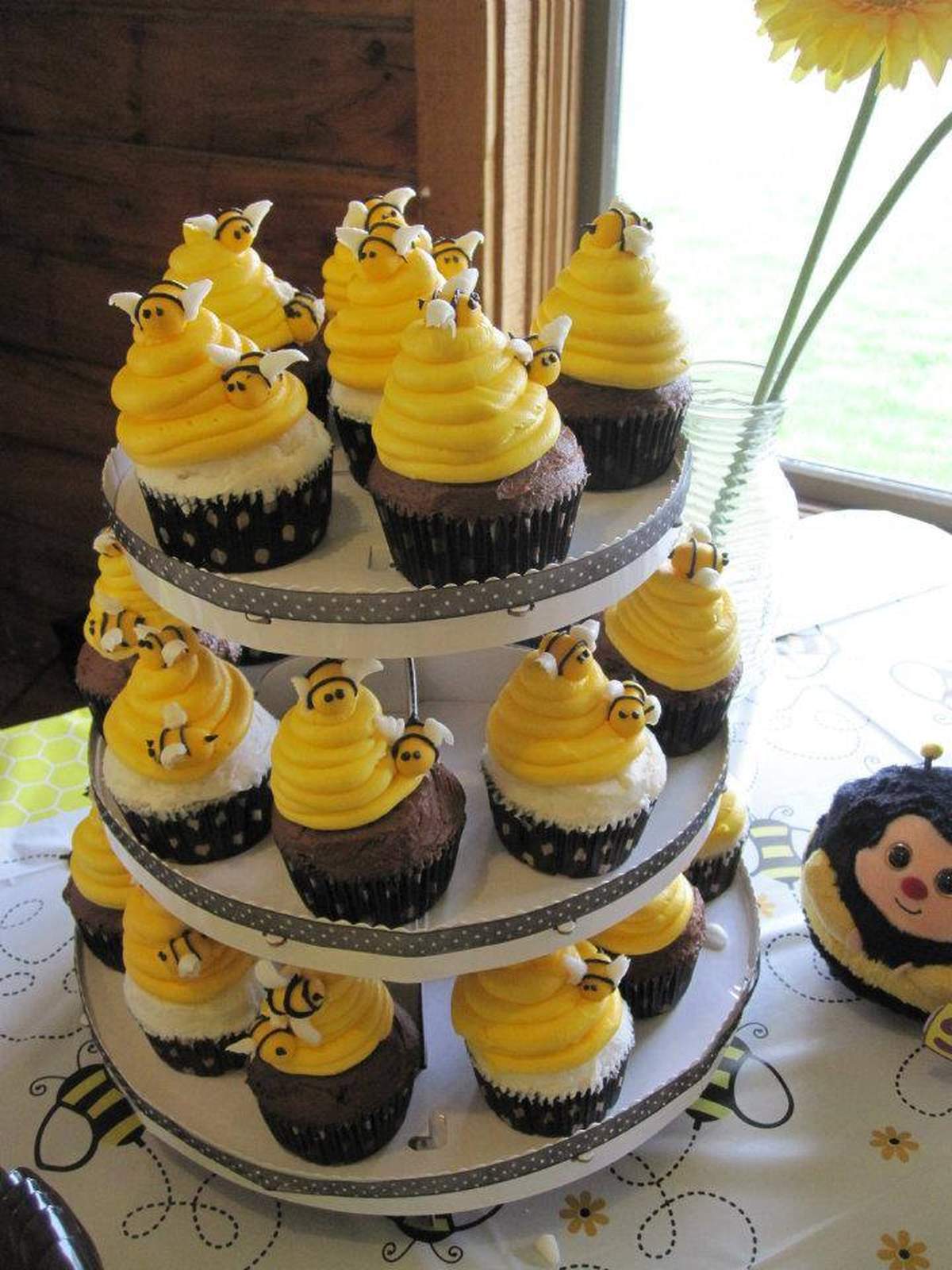 Bumble Bee Birthday Party Ideas | Photo 2 of 27 | Catch My Party