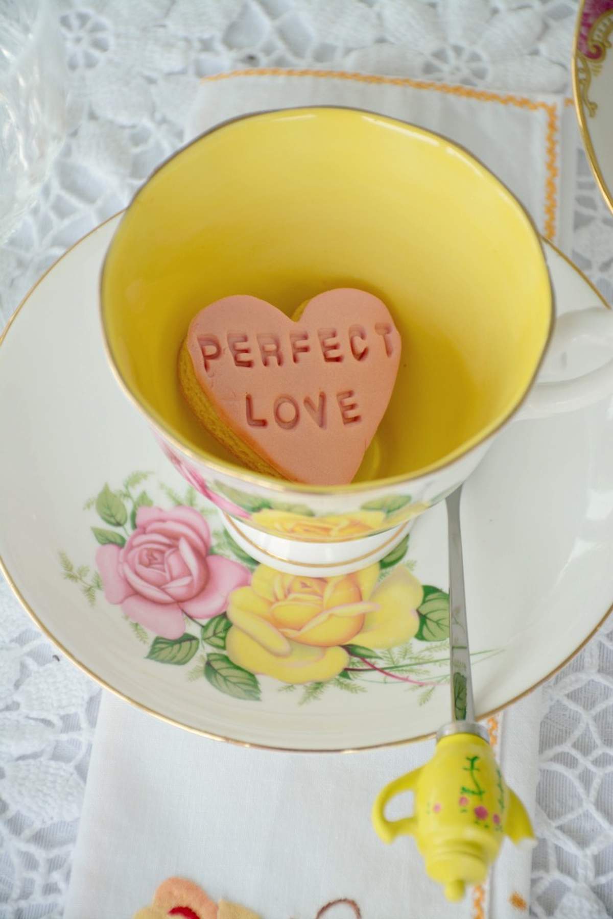 Vintage Valentine's Day high tea party Valentine's Day Party Ideas ...