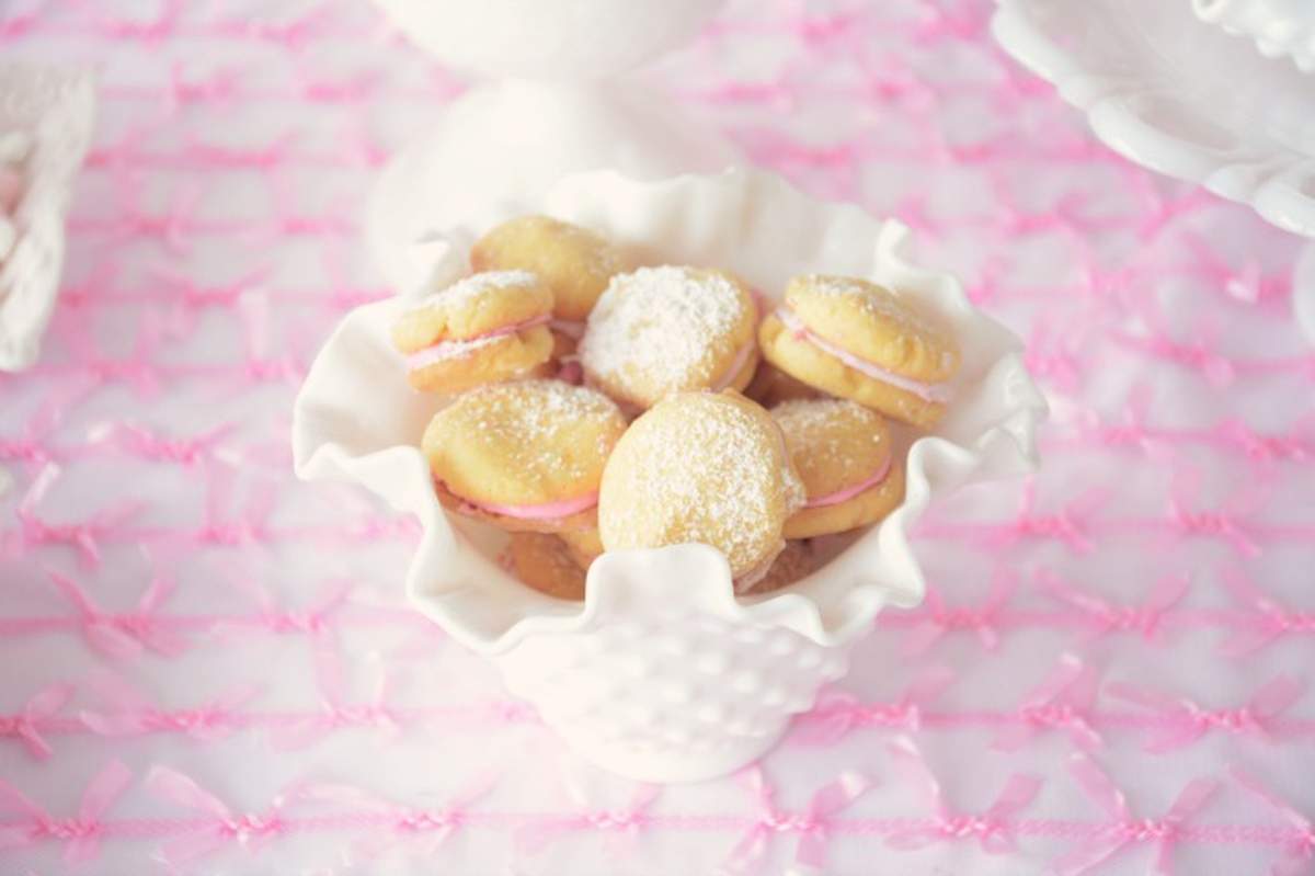 Vintage Valentine's Day high tea party Valentine's Day Party Ideas ...
