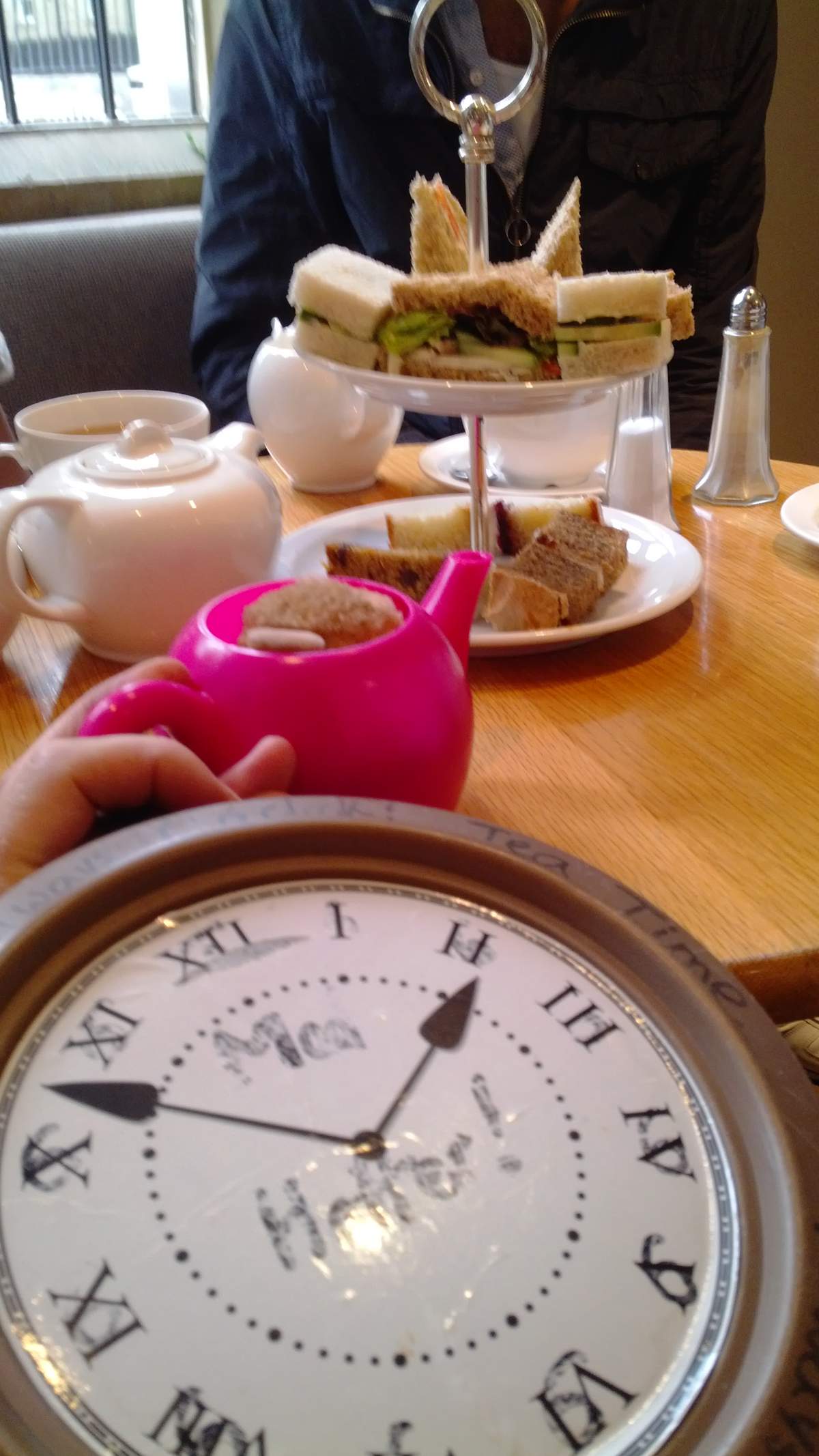 Mad hatter Tea Party 4th of July Party Ideas | Photo 10 of 42 | Catch ...