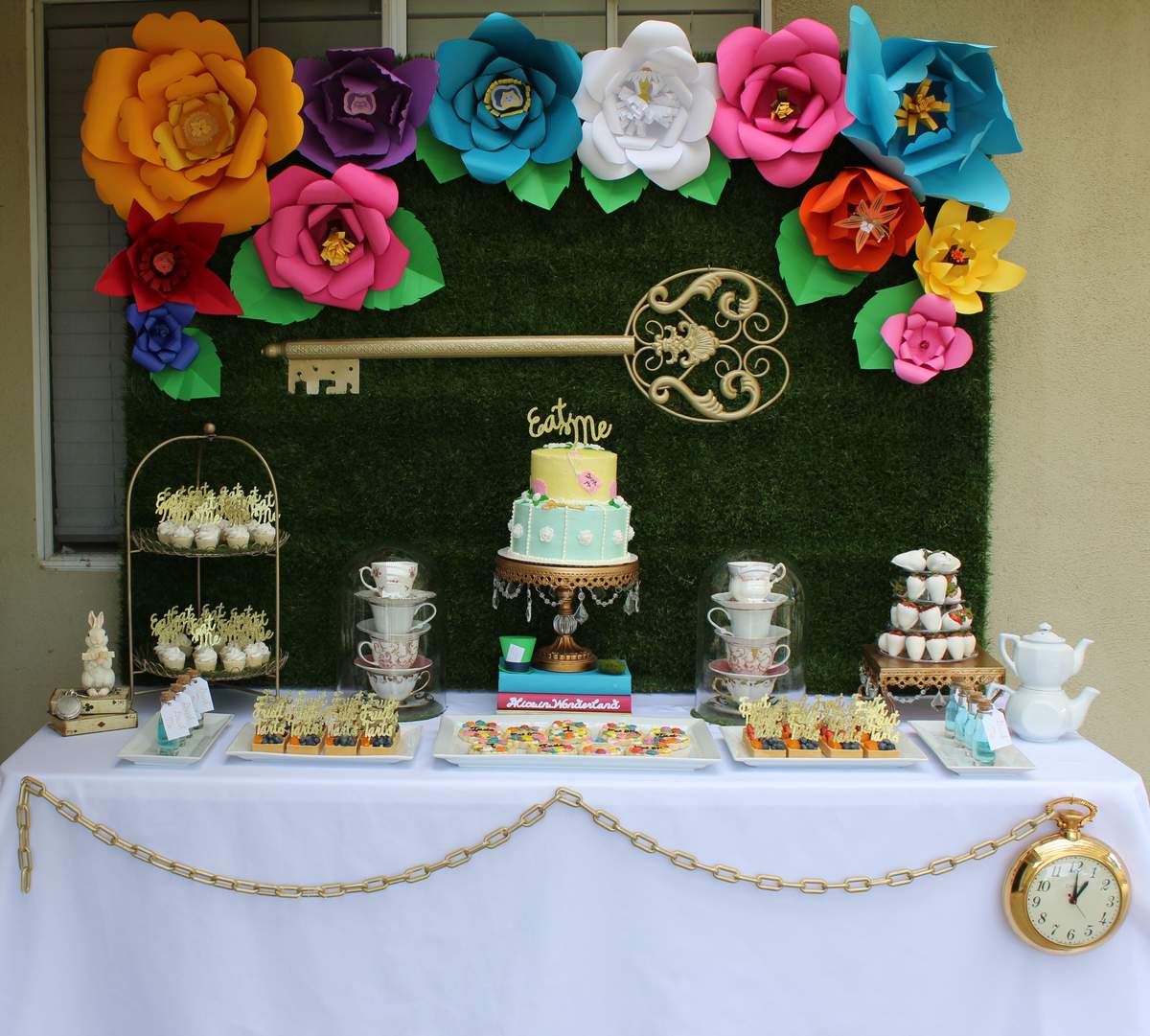 Alice in Wonderland / Birthday "Alice in Wonderland Party by Ashleigh ...