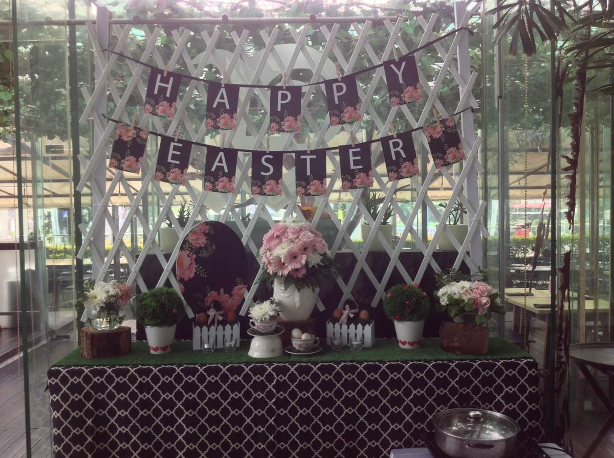 Black pastel easter / Easter "Easter table setting for Portico ...