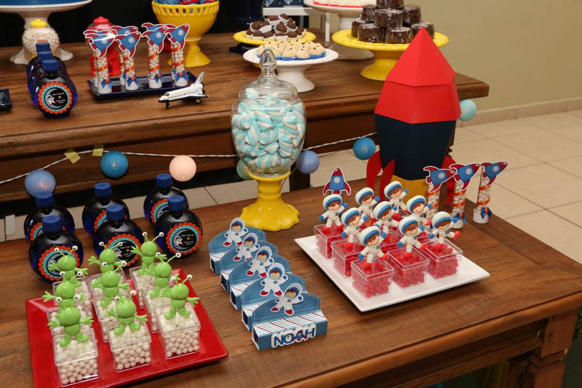 Space Astronaut Birthday Birthday Party Ideas | Photo 1 of 27 | Catch ...