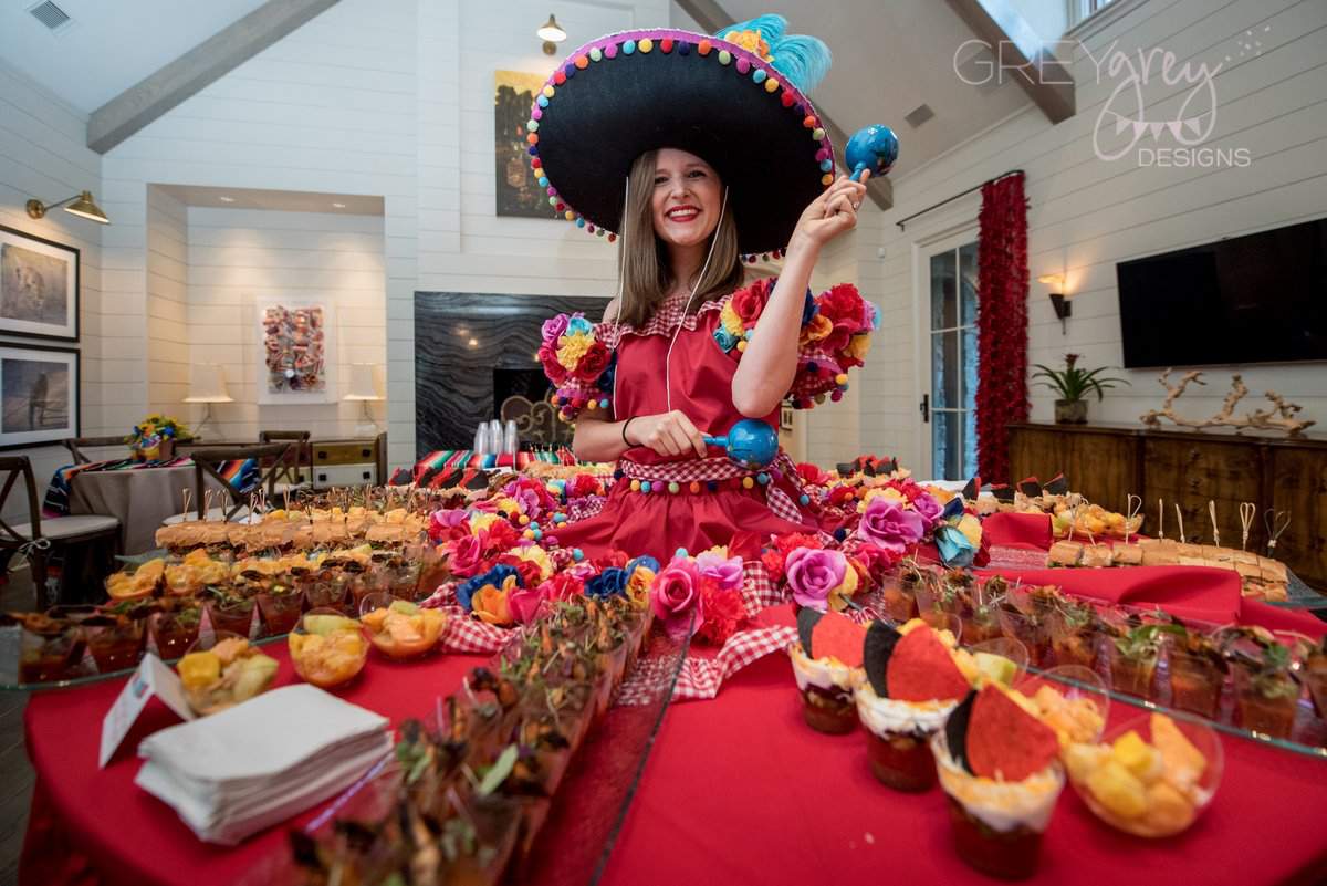 Fiesta / Mexican Backyard Fiesta Concert Party Ideas | Photo 1 of 70 ...