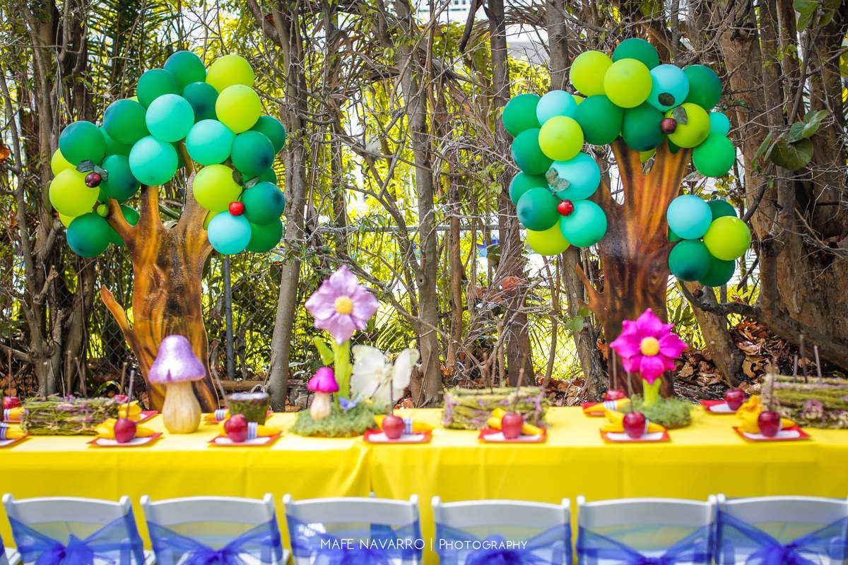 Snow White and the Seven Dwarfs Birthday Party Ideas | Photo 1 of 28 ...
