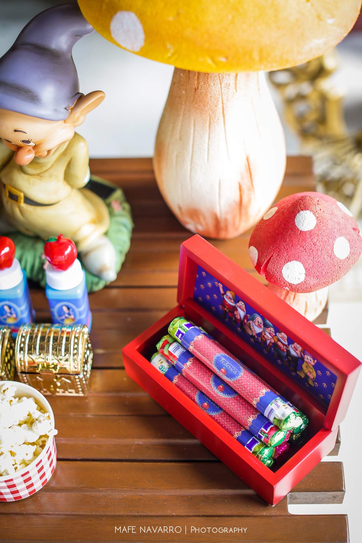 Snow White and the Seven Dwarfs Birthday Party Ideas | Photo 1 of 28 ...