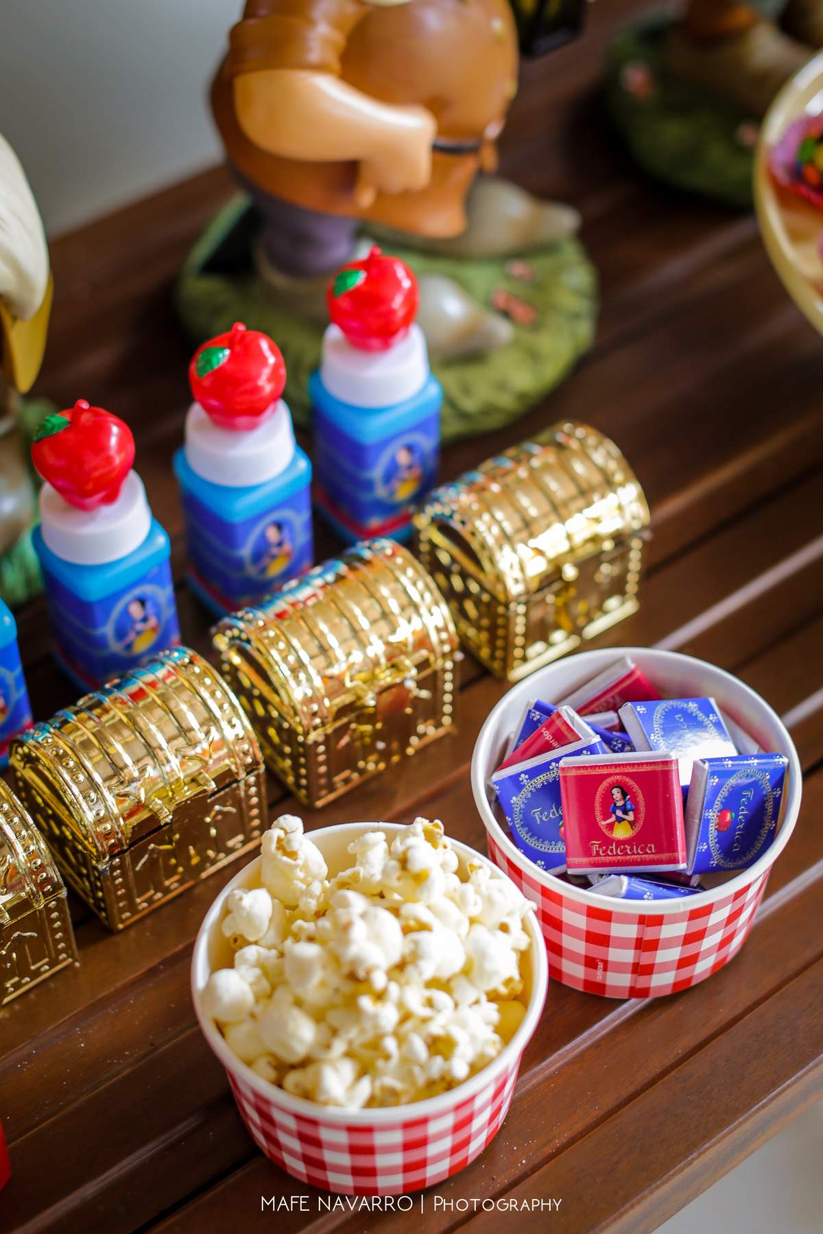 Snow White and the Seven Dwarfs Birthday Party Ideas | Photo 1 of 28 ...