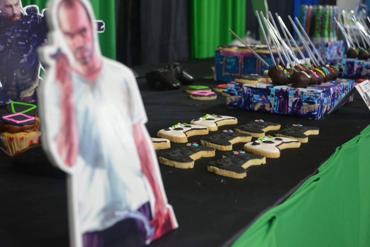 Gamer; Play Station, Gta, Call of Duty Birthday Party Ideas | Photo 10 ...