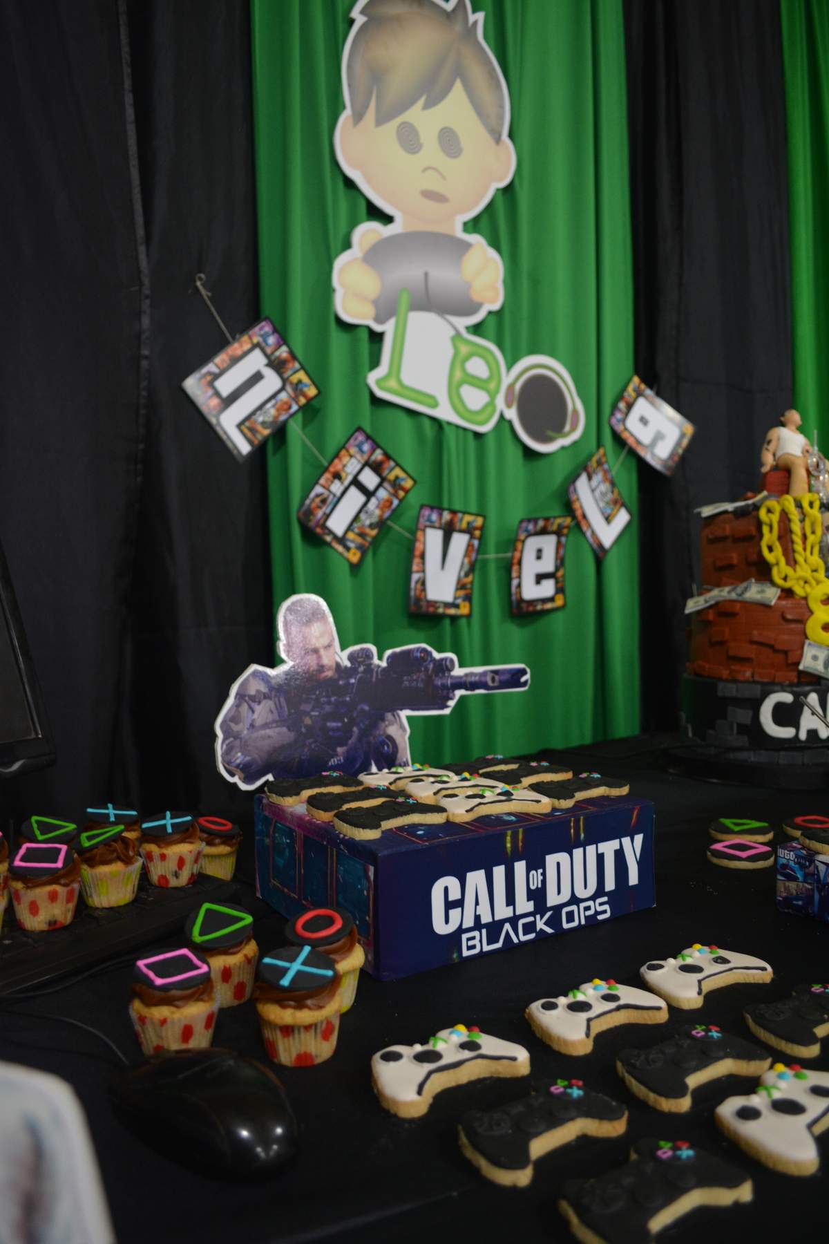 Gamer; Play Station, Gta, Call of Duty Birthday Party Ideas | Photo 10 ...
