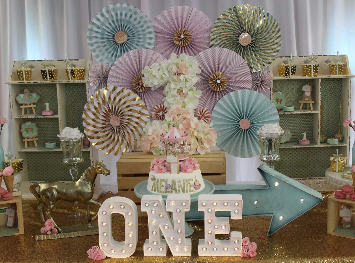 Carousel theme Birthday Party Ideas | Photo 8 of 33 | Catch My Party