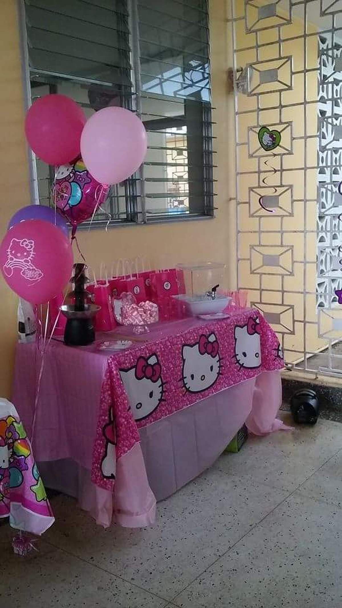 Hello Kitty / Birthday "Amahia Hello Kitty Birthday Spa " | Catch My Party