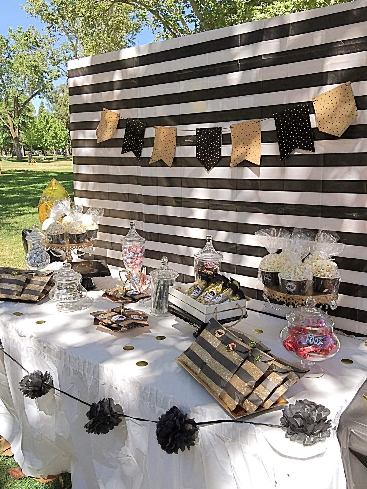Black and gold Graduation/End of School Party Ideas | Photo 3 of 7 ...