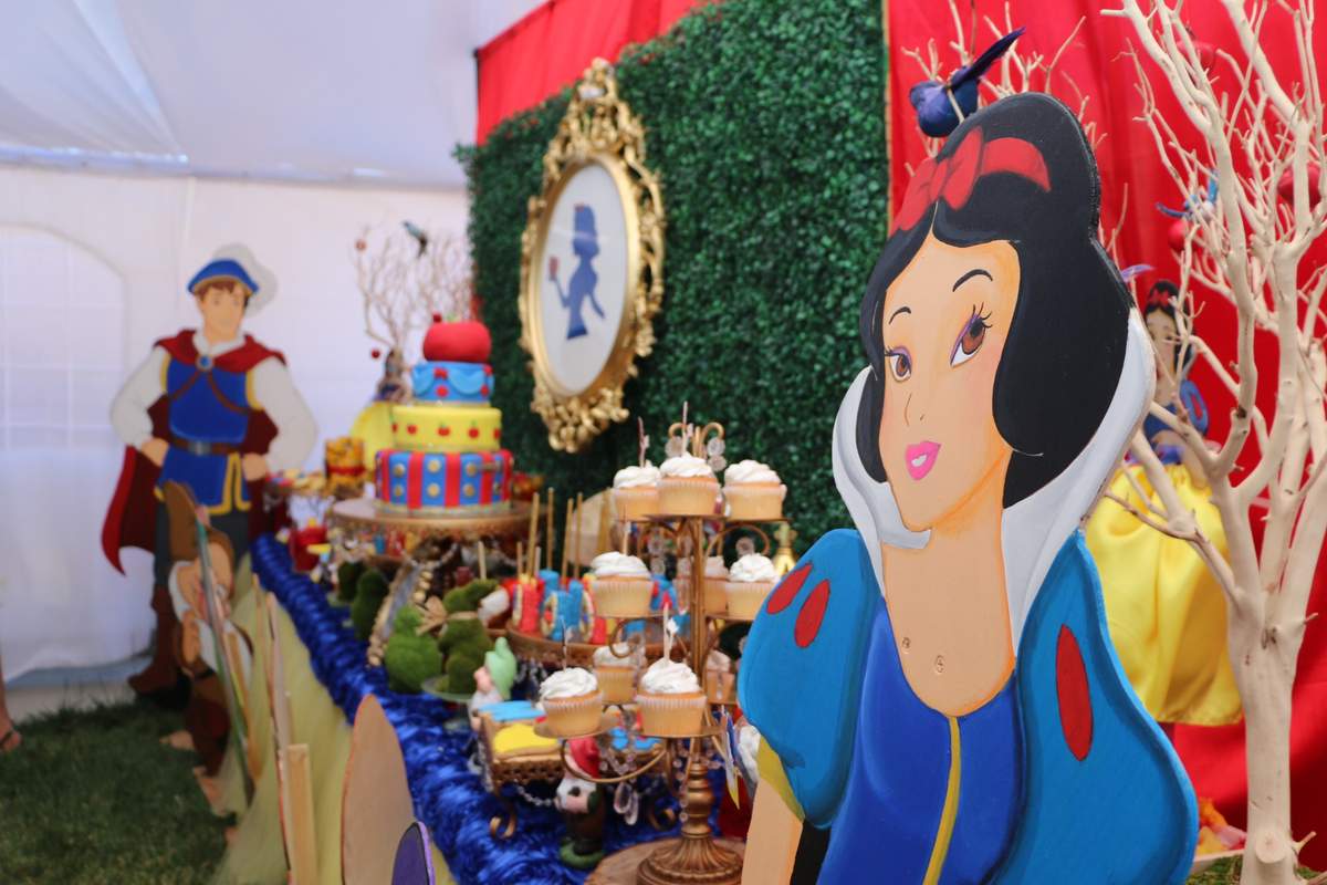 Snow White Birthday Party Ideas | Photo 26 of 37 | Catch My Party