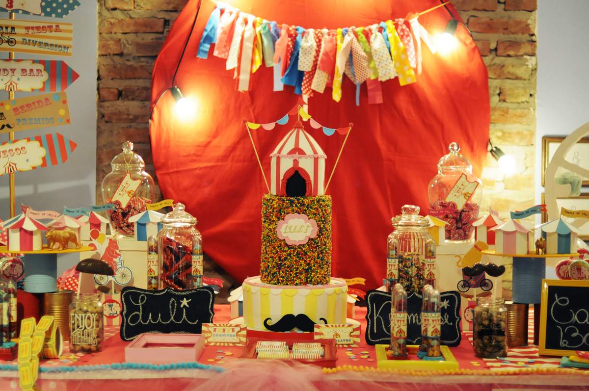 Girl Circus kermesse Birthday Party Ideas | Photo 8 of 10 | Catch My Party