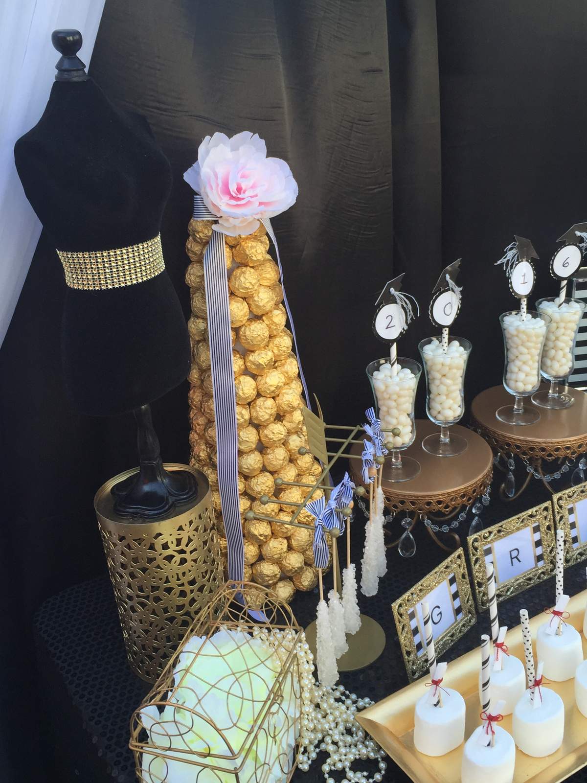 Kate Spade Theme Graduation/End of School Party Ideas | Photo 2 of 18 ...