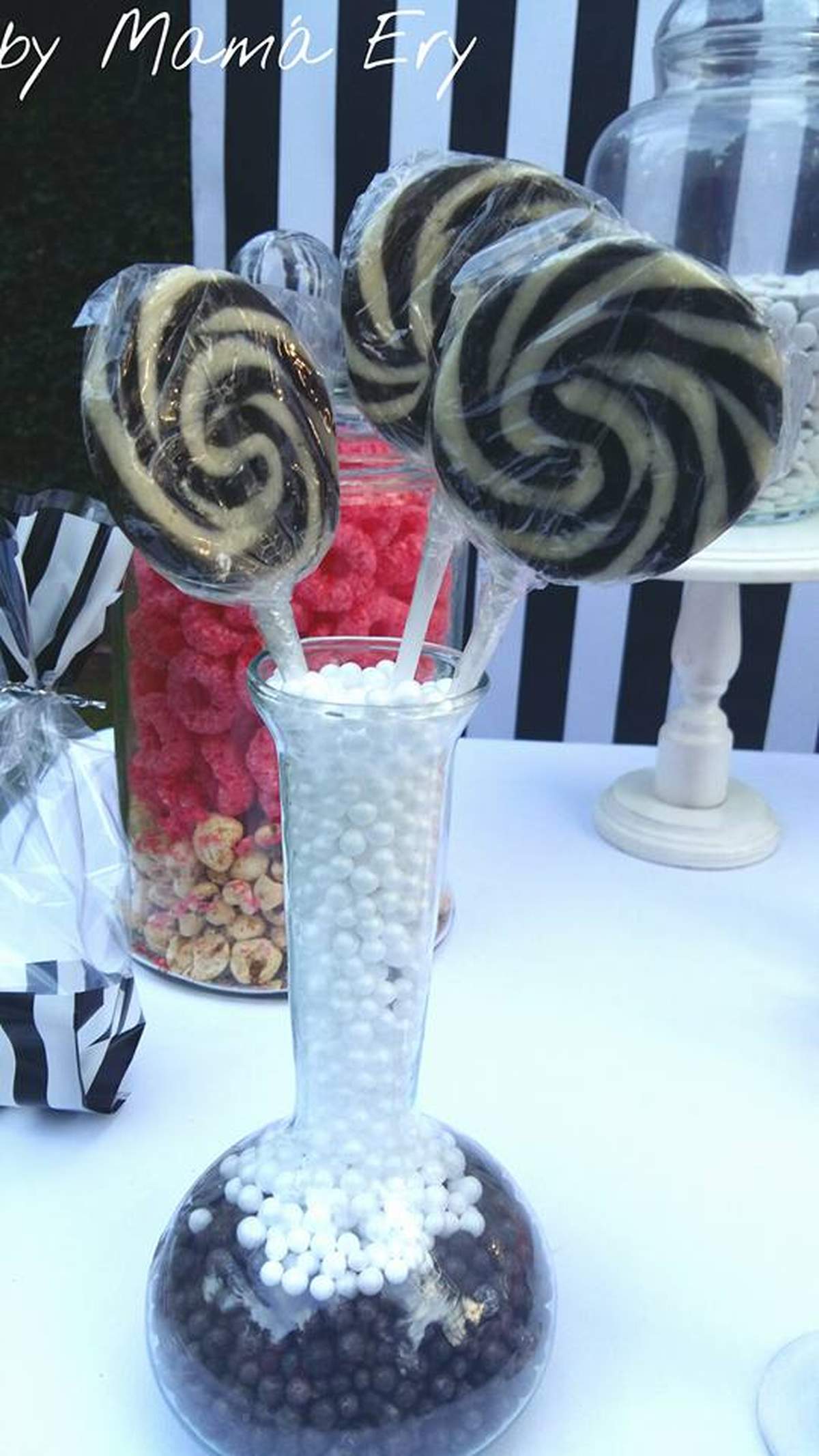 CANDY BUFFETE LINED+PINK FLOWERS Birthday Party Ideas | Photo 3 of 28 ...