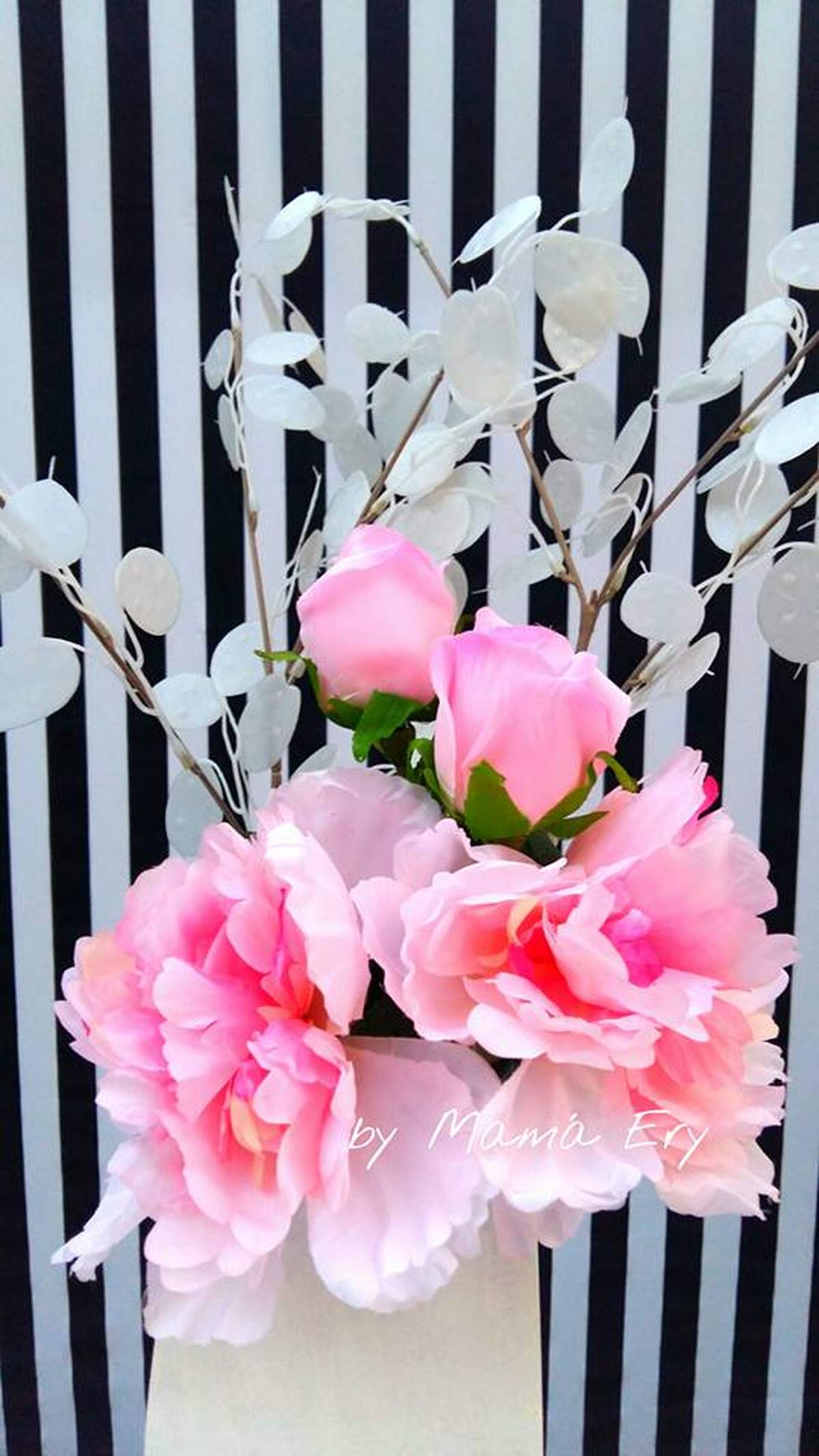 CANDY BUFFETE LINED+PINK FLOWERS Birthday Party Ideas | Photo 1 of 28 ...