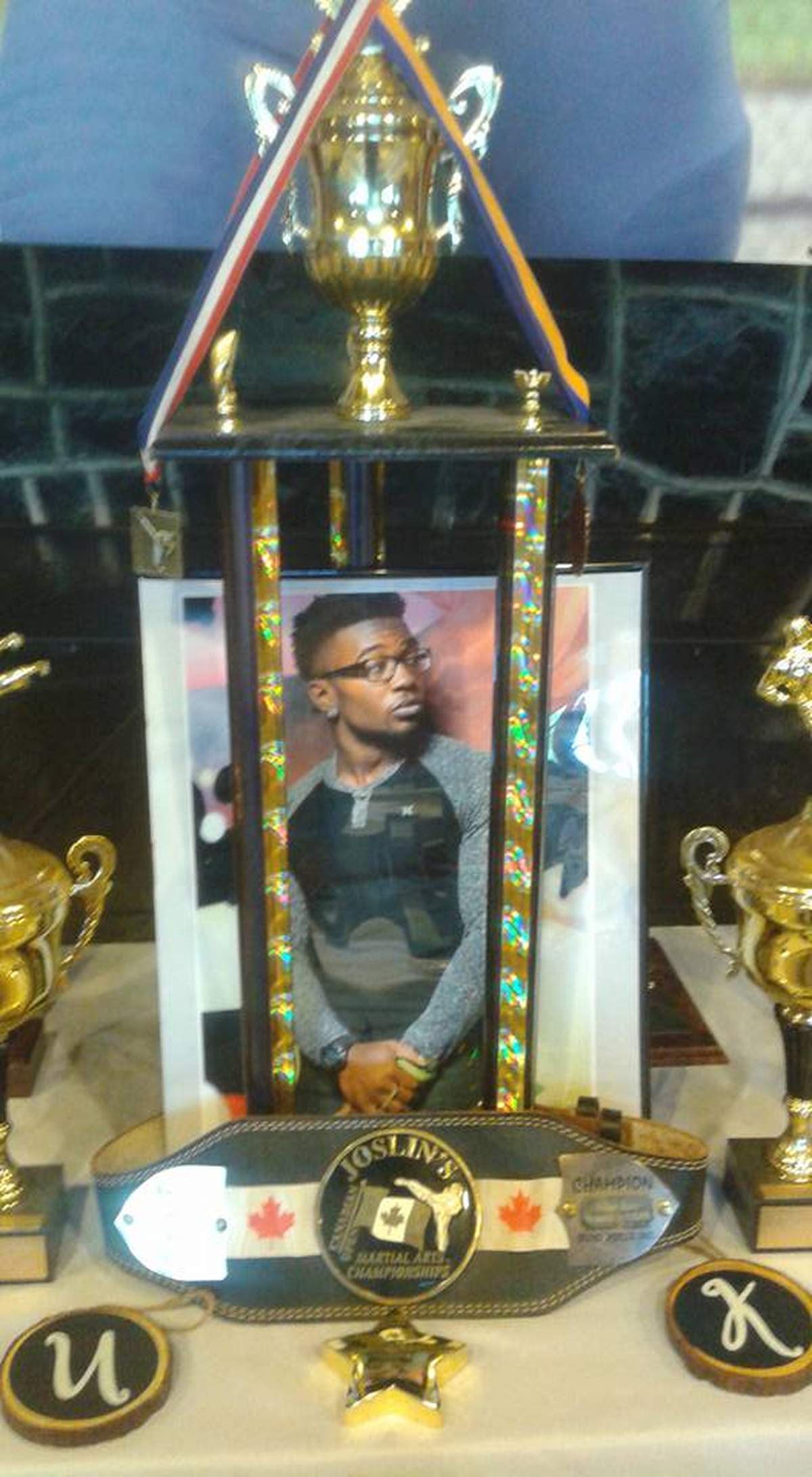 School Colors (Black, White and Yellow) Graduation/End of School Party ...