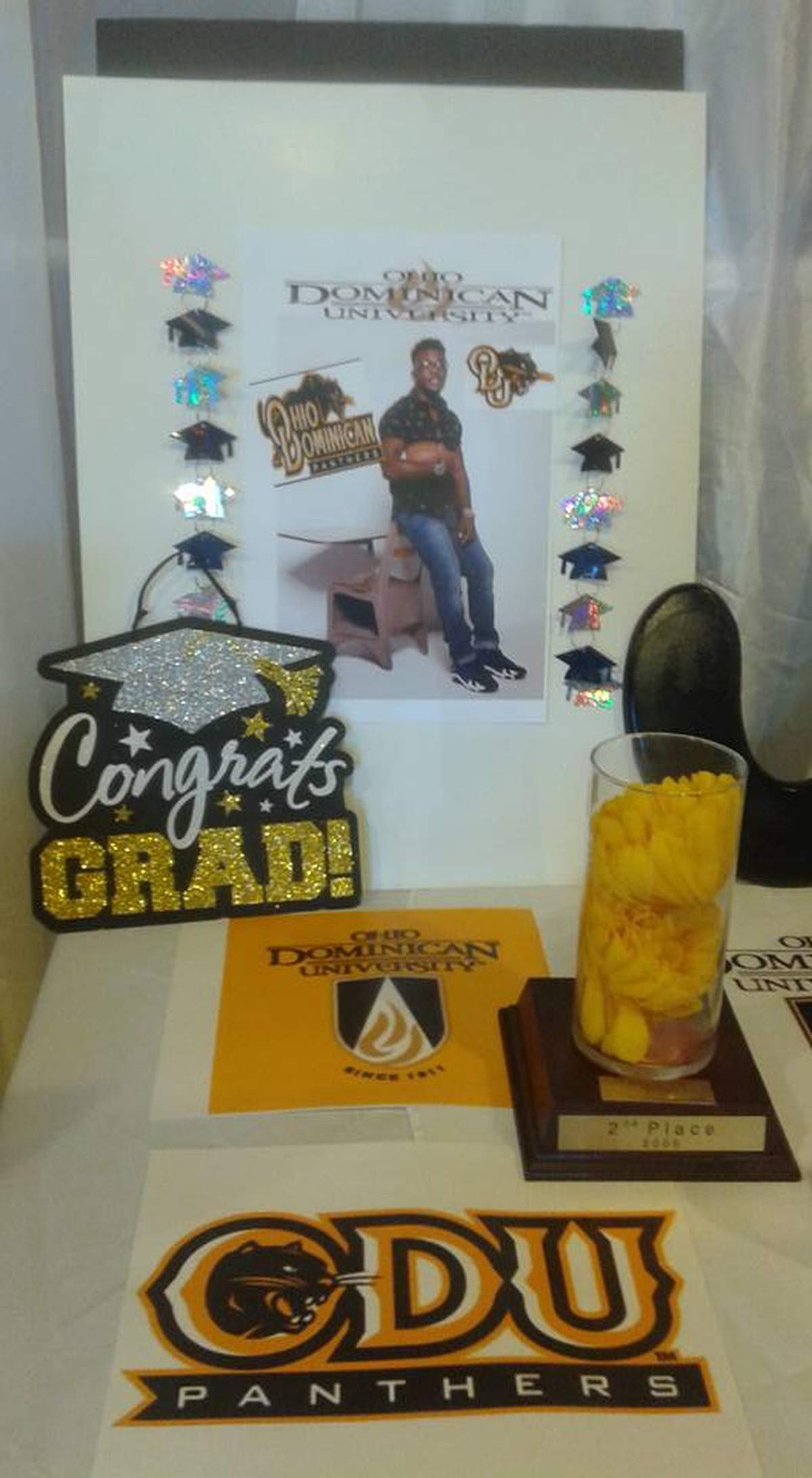 School Colors (Black, White and Yellow) Graduation/End of School Party ...